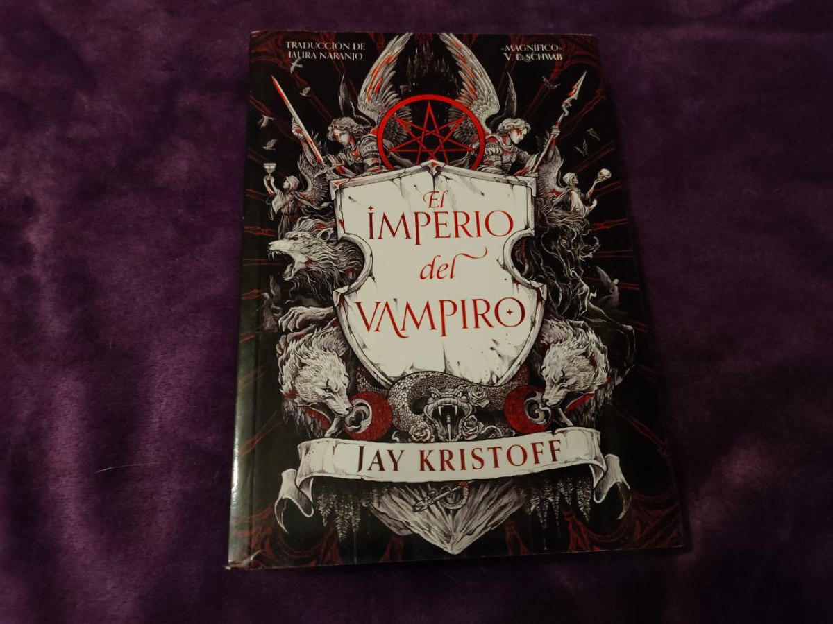 Reseña de «El Imperio del Vampiro» de Jay Kristoff – Verónica Monroy
