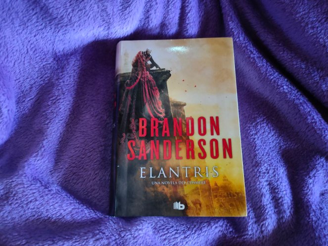Reseña de «Elantris» de Brandon Sanderson – Verónica Monroy